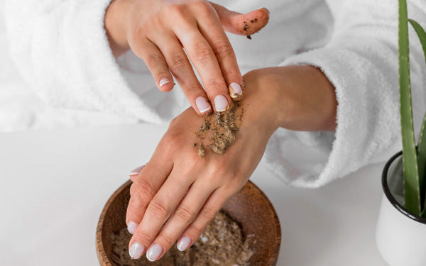 "Hand slugging" for Dry Hands: What is it and does it work? - Seven ...